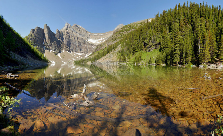 加拿大洛基山脉的山丘湖CanadaR高清图片下载-正版图片507211195-摄图网
