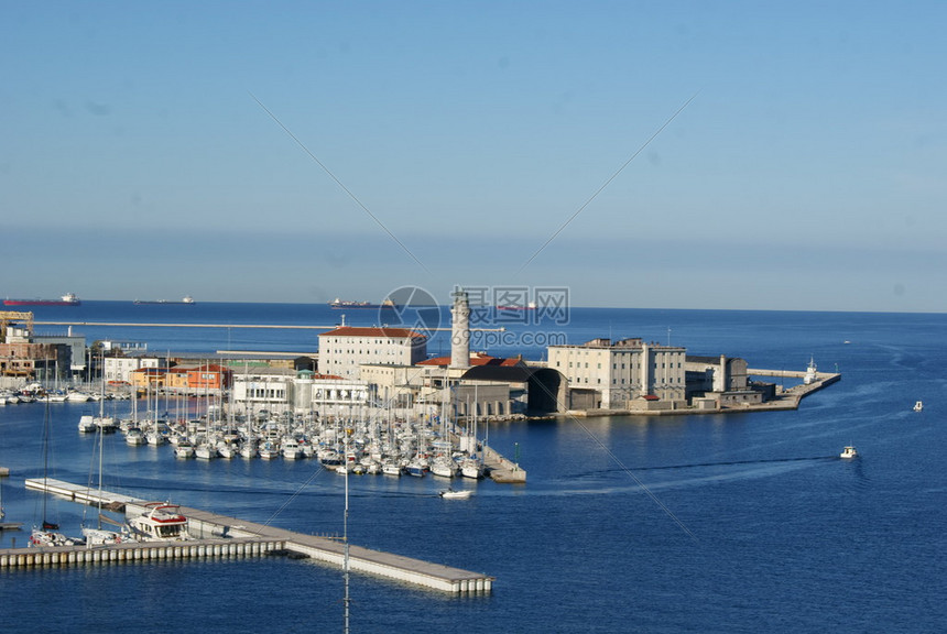 意大利弗里利的里雅斯特亚得里亚海高清图片下载-正版图片507264719-摄图网