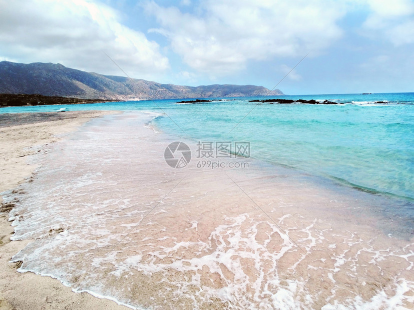 Crete岛海滩和山丘的海景高清图片下载-正版图片507283486-摄图网