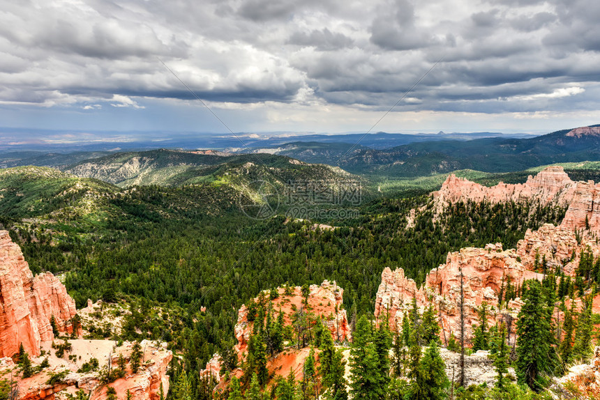 美国犹他州BryceCanyon公园的Farview高清图片下载-正版图片507300092-摄图网