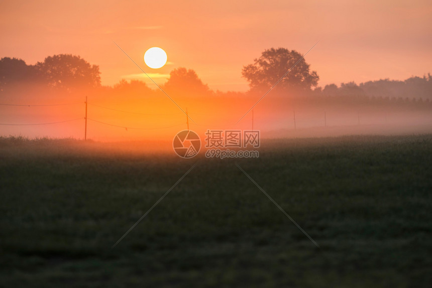 早晨的太阳升起高清图片下载 正版图片507321704 摄图网