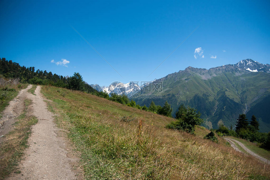 自然和在格鲁吉亚斯瓦涅高清图片下载-正版图片507344513-摄图网