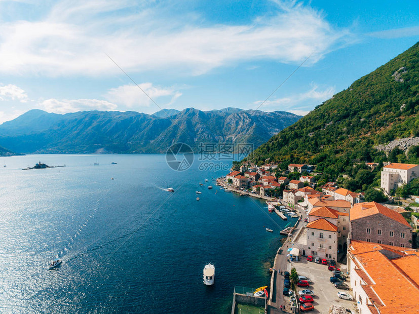 黑山科托尔湾岸边的佩拉斯特老城亚得里亚海和巴尔干半岛的古建筑欧高清图片下载-正版图片507376290-摄图网