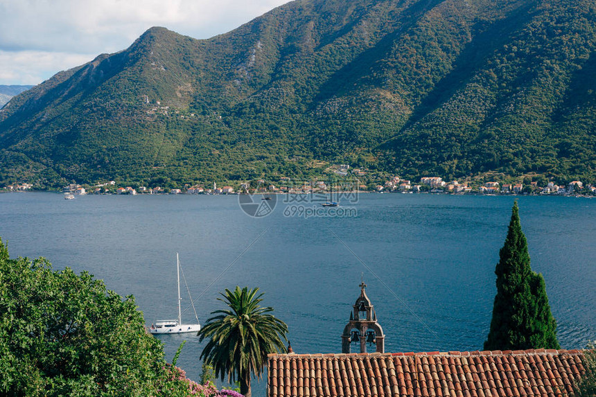 黑山科托尔湾岸边的佩拉斯特老城亚得里亚海和巴尔干半岛的古建筑欧高清图片下载-正版图片507376296-摄图网