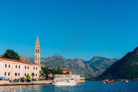 黑山科托尔湾岸边的佩拉斯特老城亚得里亚海和巴尔干半岛的古建筑欧高清图片下载-正版图片507377096-摄图网