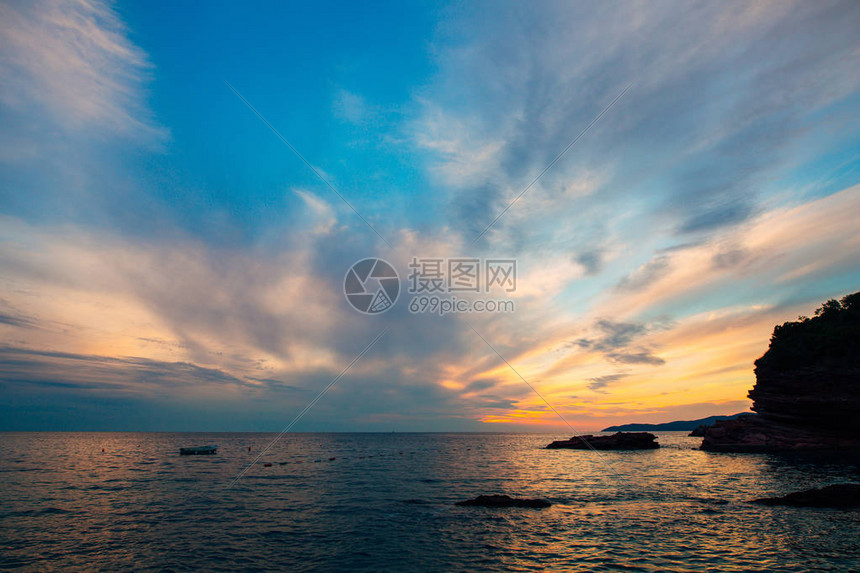 海上日落在亚得里亚海的日落高清图片下载-正版图片507376778-摄图网