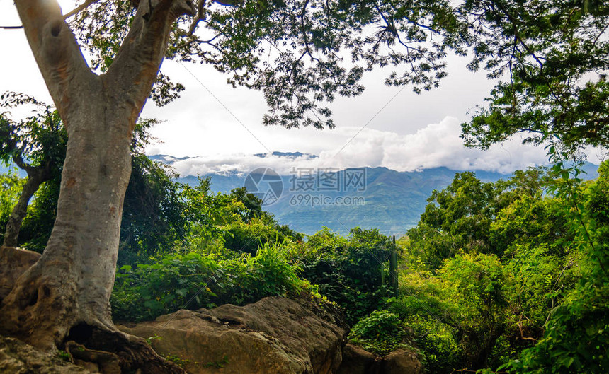 Barichara在哥伦比亚对山高清图片下载-正版图片507379128-摄图网