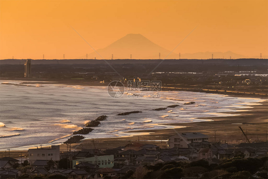 富士山和Chiba省Iioka镇的海滩高清图片下载-正版图片507385906-摄图网