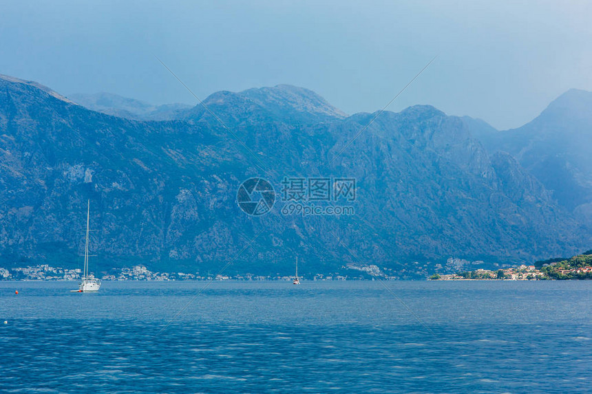 在黑山亚得里亚海高清图片下载-正版图片507395004-摄图网