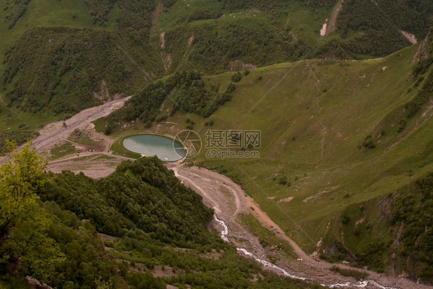 高加索山脉格鲁吉亚斯瓦涅高清图片下载-正版图片507404005-摄图网