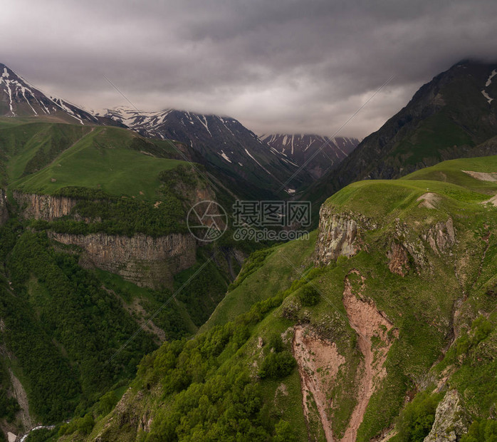 高加索山脉格鲁吉亚斯瓦涅高清图片下载-正版图片507404010-摄图网