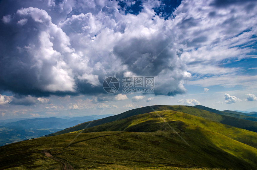 皮块中乌克兰喀尔巴阡山脉的背景观图案Pyl高清图片下载-正版图片507406759-摄图网