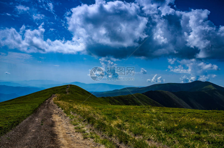 皮块中乌克兰喀尔巴阡山脉的背景观图案Pyl高清图片下载-正版图片507406764-摄图网