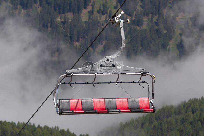 奥地利夏季的Skile电梯高清图片下载-正版图片507416651-摄图网
