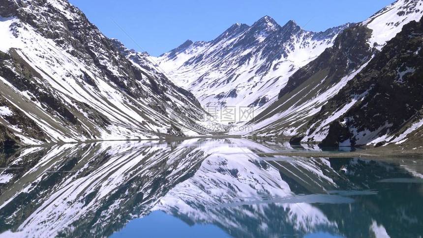 智利圣地亚哥山积雪和高清图片下载-正版图片507418355-摄图网