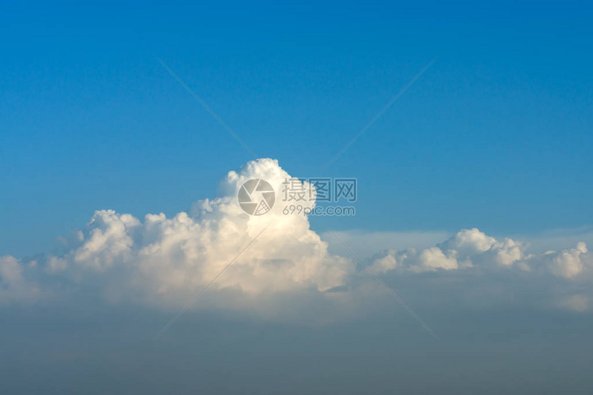 蓝天白狗云高清图片下载-正版图片507421459-摄图网
