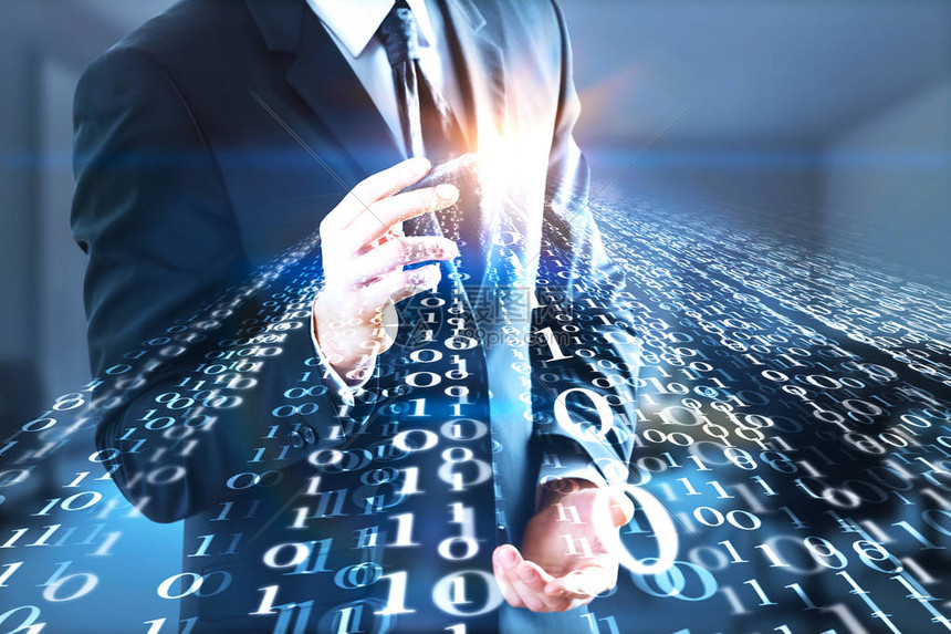 无法识别的商人在模糊的内部背景上抽取象的二进制代码流编程概高清图片下载-正版图片507422090-摄图网