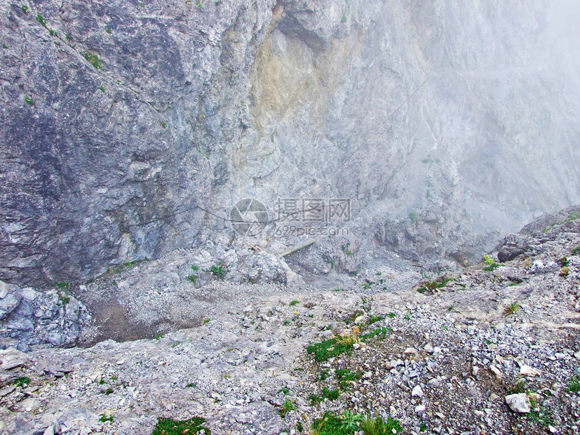 莱茵河谷Rheintal和吉普斯堡山列支敦士登阿尔卑斯山的步行和远足小径Schaan高清图片下载-正版图片507490056-摄图网