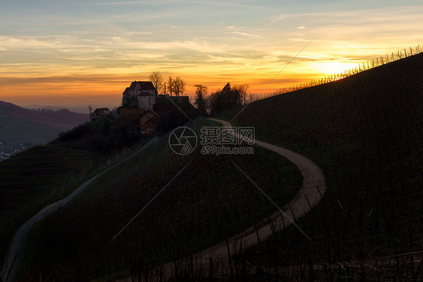 德意志黑林区Durbach的Staffen高清图片下载-正版图片507492699-摄图网
