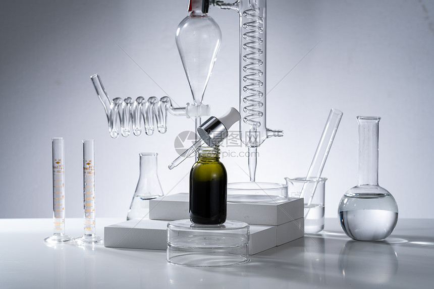 实验室的玻璃器皿高清图片下载-正版图片507614883-摄图网