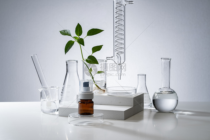 实验室里的玻璃器皿高清图片下载-正版图片507614884-摄图网