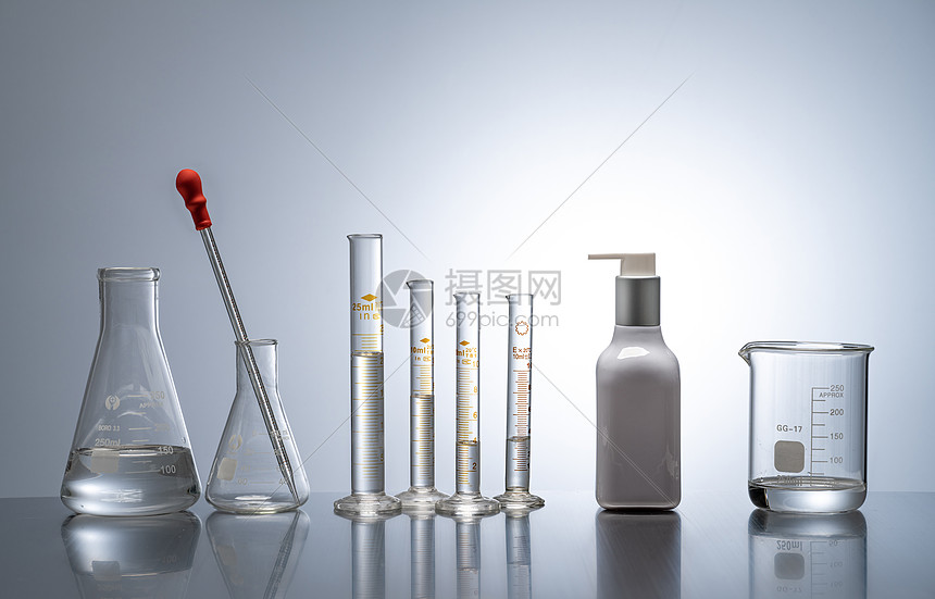 实验室的玻璃器皿高清图片下载-正版图片507614889-摄图网