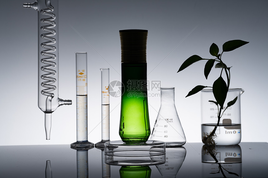 实验室里的玻璃器皿高清图片下载-正版图片507614913-摄图网
