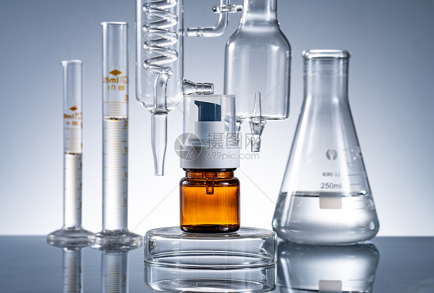 实验室的玻璃器皿高清图片下载-正版图片507614920-摄图网