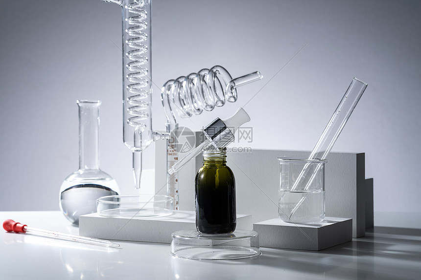 实验室里的玻璃器皿高清图片下载-正版图片507615005-摄图网