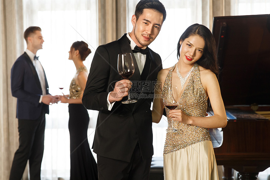 时尚青年男女宴会高清图片下载-正版图片507662129-摄图网