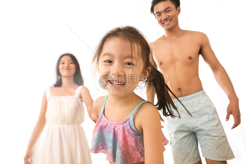 幸福的三口之家高清图片下载-正版图片507672075-摄图网