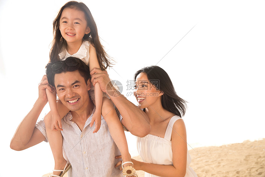 幸福的三口之家高清图片下载-正版图片507672212-摄图网