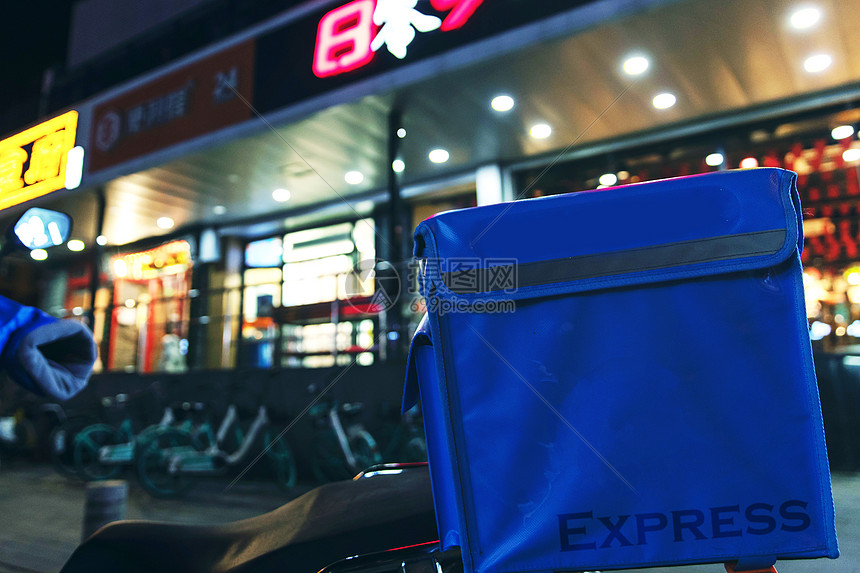 餐厅外的外卖箱高清图片下载-正版图片507692812-摄图网