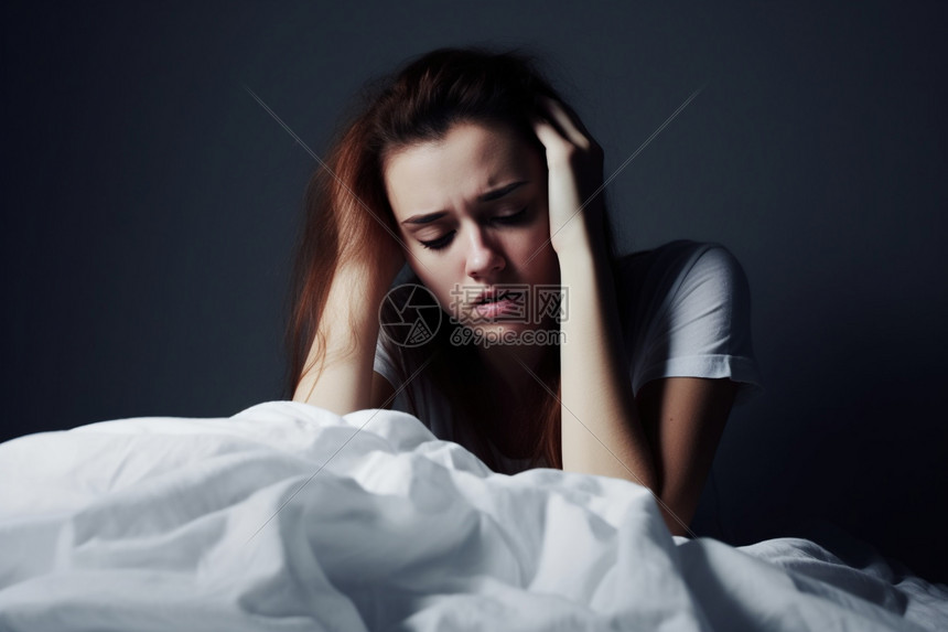 做噩梦的女人高清图片下载-正版图片600318007-摄图网