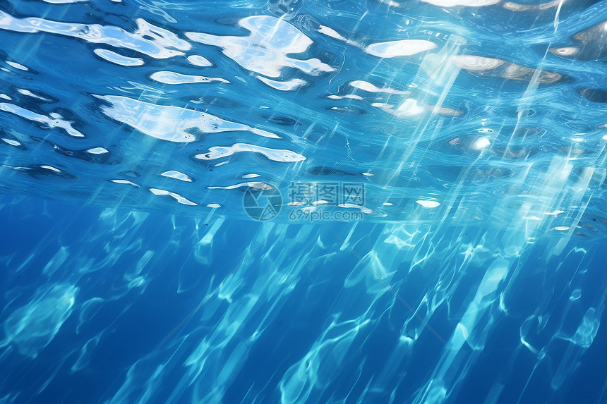 清澈蔚蓝的水面高清图片下载-正版图片600526824-摄图网
