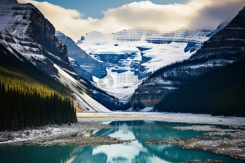 加拿大洛伊斯湖的美丽风景高清图片下载-正版图片600631788-摄图网