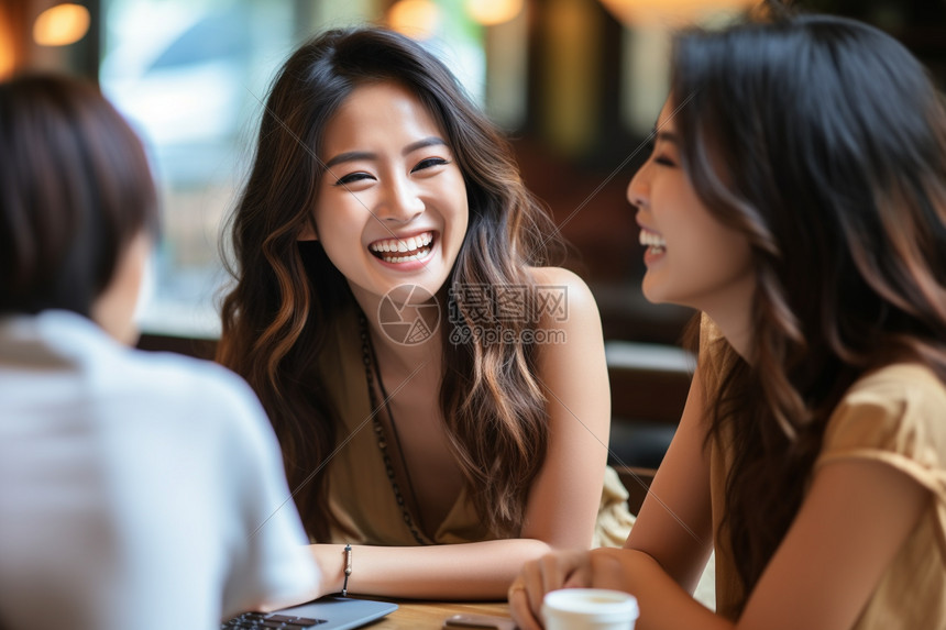笑容开朗的年轻女子高清图片下载 正版图片600669505 摄图网