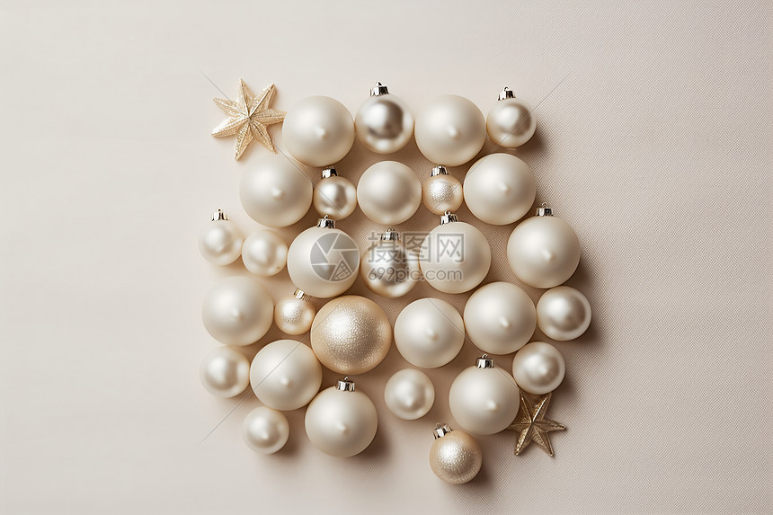 桌子上的圣诞球高清图片下载-正版图片600723241-摄图网