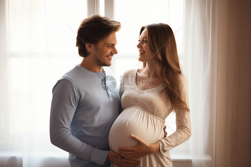 恩爱的孕妇夫妻高清图片下载-正版图片600762763-摄图网