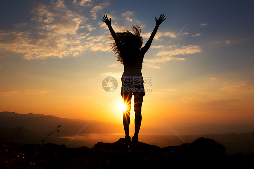 张开双臂的女人高清图片下载-正版图片600951738-摄图网