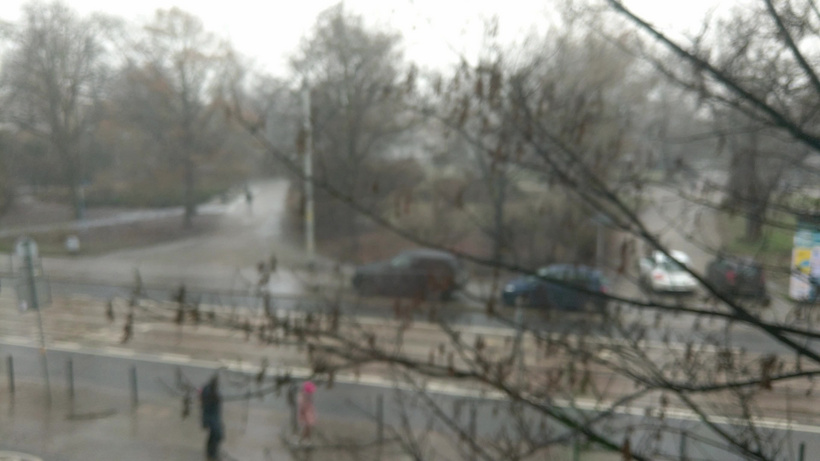 失去焦点背景模糊外面下着雪mov格式视频下载_正版视频编号3910574-摄图网