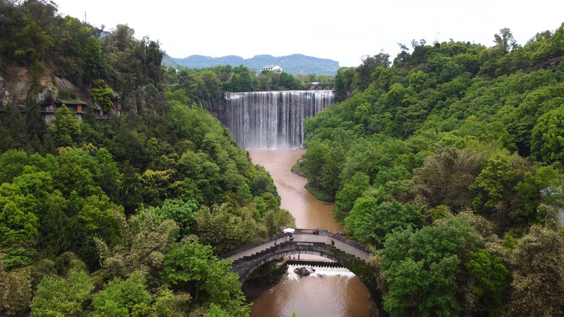 航拍亚洲第一瀑布万州瀑布景区mp4格式视频下载_正版视频编号174633-摄图网
