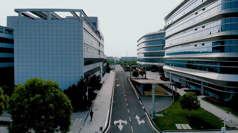 4K航拍国内大型IDC数据中心园区视频素材mp4格式视频下载_正版视频编号179210-摄图网