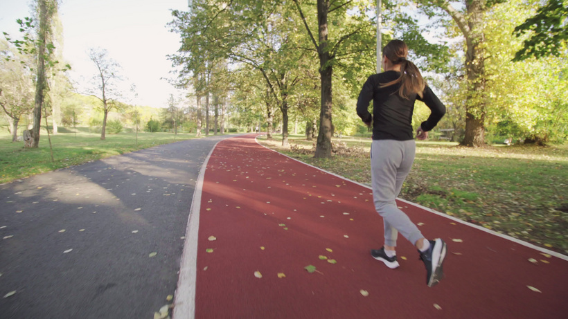 在公园跑步mov格式视频下载_正版视频编号3762028-摄图网