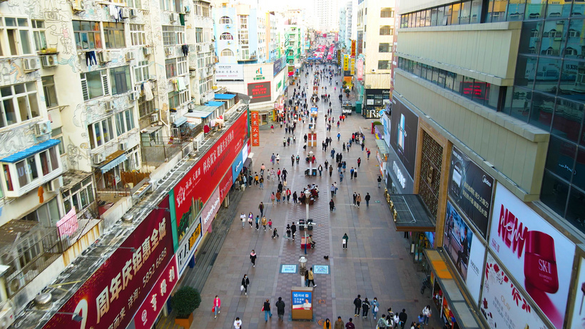 4K航拍青岛台东步行街【该视频无肖像权、无商业街LOGO物权，请勿商用】mp4格式视频下载_正版视频编号126225-摄图网