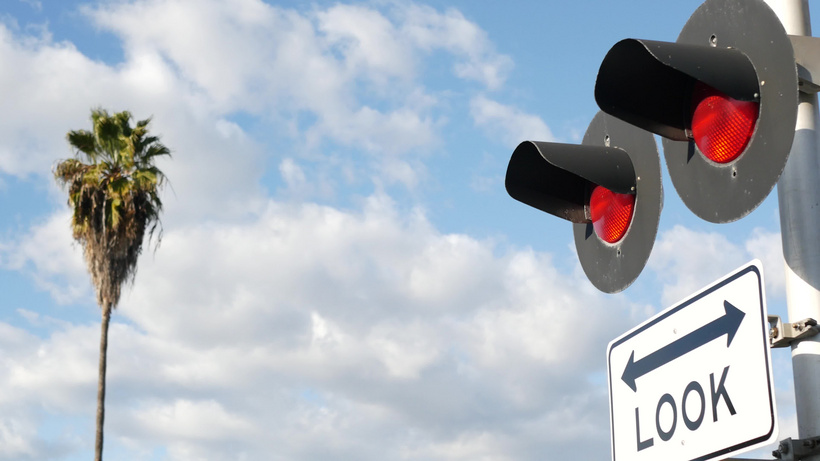 美国的平交道口警告信号加利福尼亚州铁路交叉口mp4格式视频下载_正版视频编号3775782-摄图网