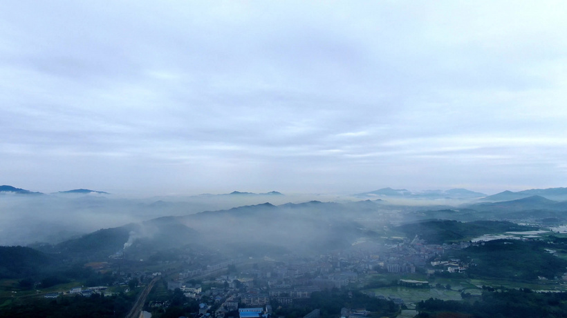 航拍山间清晨MP4格式视频下载_正版视频编号3522123-摄图网