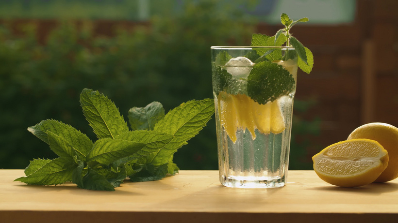 含柠檬薄荷和冰的苏打水mov格式视频下载_正版视频编号3818101-摄图网