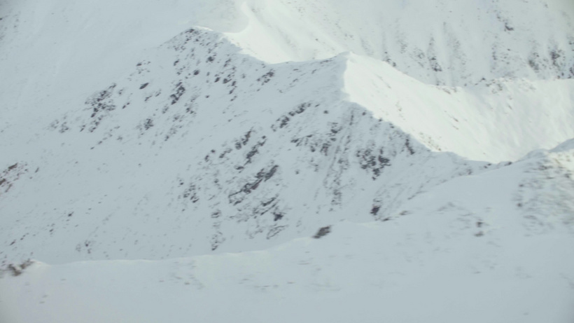 由直升飞机从空中向飞越西比里亚山的上空飞行mov格式视频下载_正版视频编号3862676-摄图网