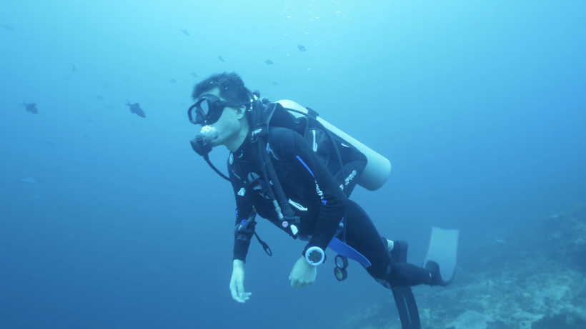 男生水下潜水mov格式视频下载_正版视频编号3614040-摄图网